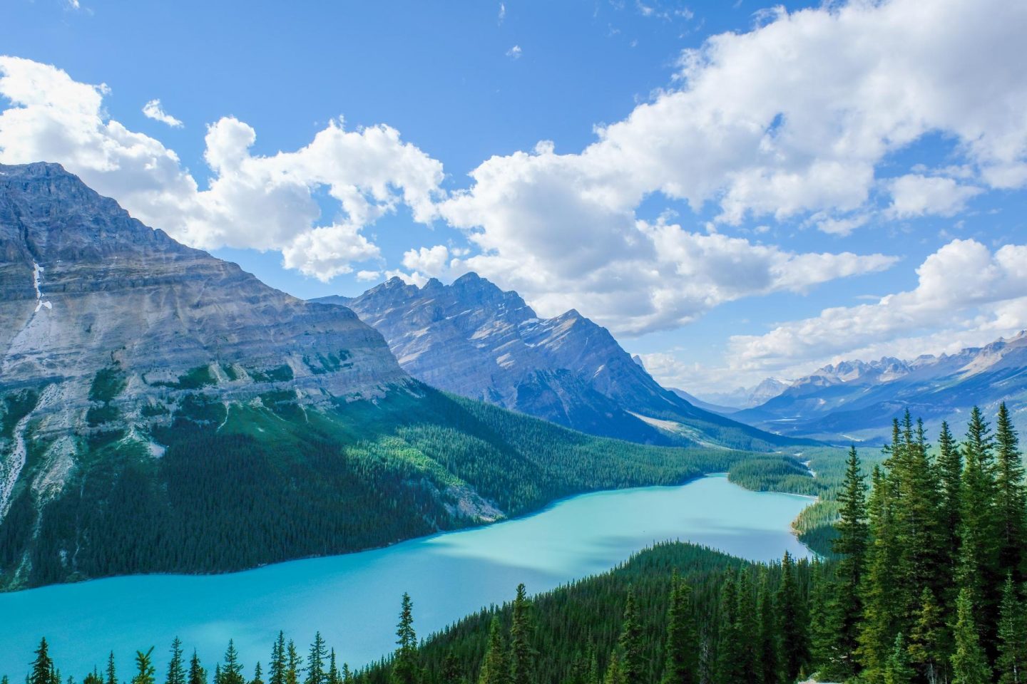 Natural Wonders: Tourist Attractions Near the Rocky Mountains