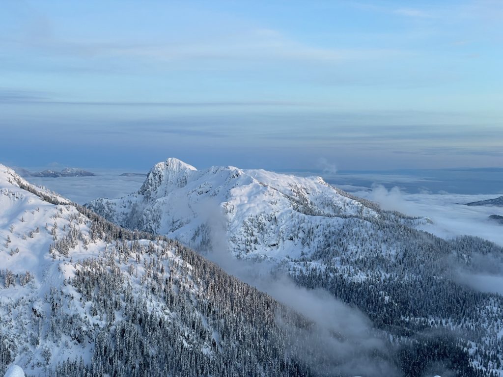 Best Tourist Spots Near Mount Steele: Adventure Awaits!